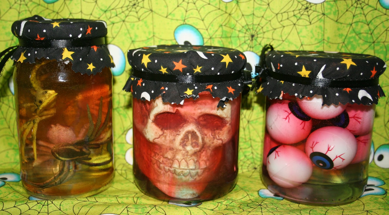 Mama's a Mess!: Halloween - Spooky Specimen Jars!