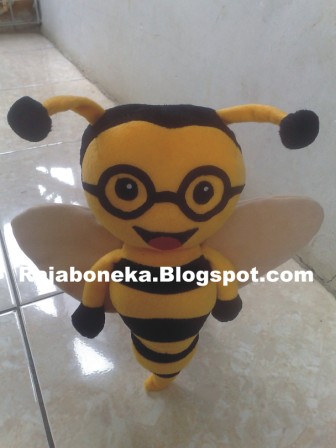 RAJA BONEKA: Boneka maskot Open Universitas Indonesia
