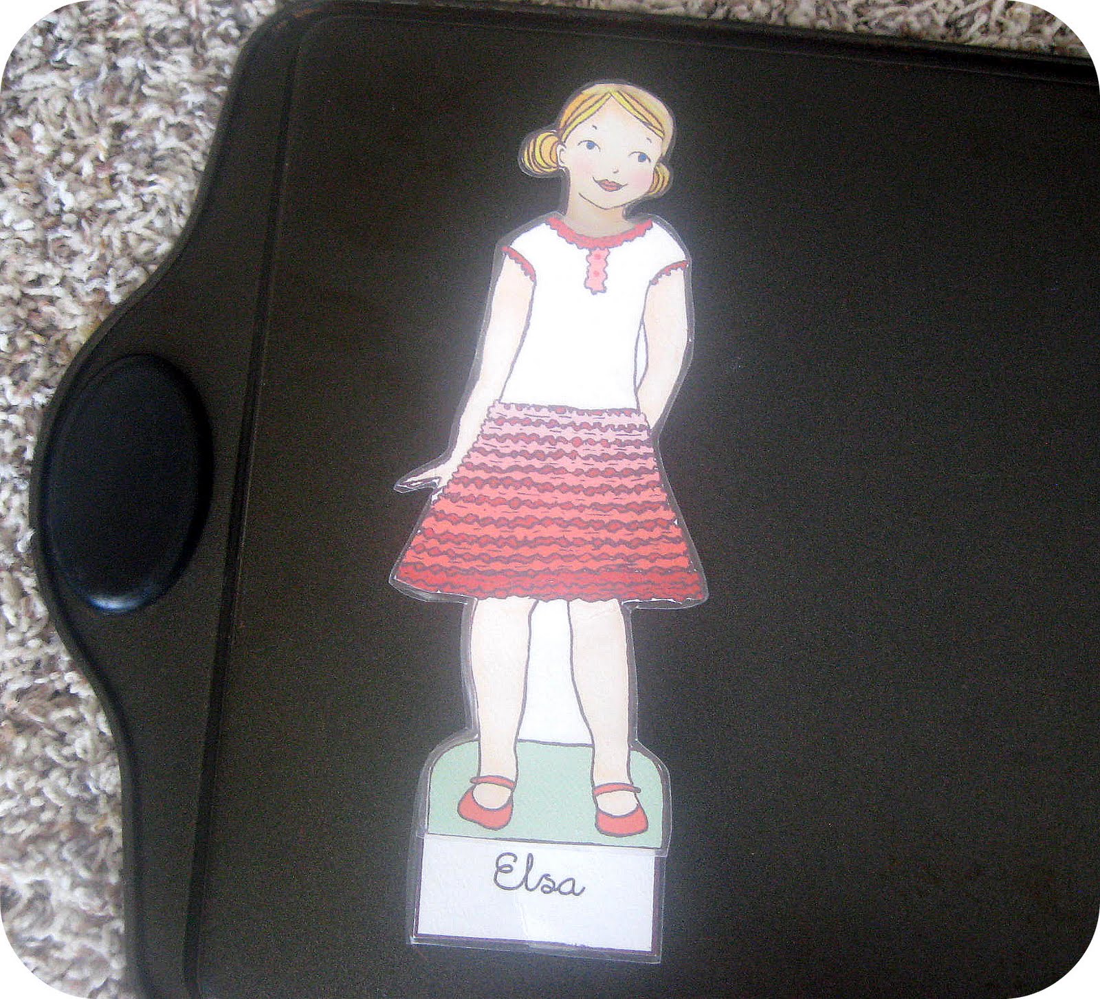 Make Magnetic Paper Dolls