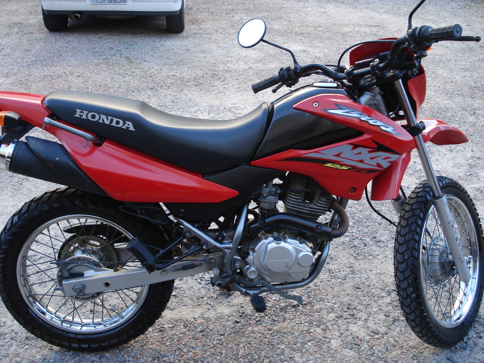 NXRS: NXR Bros 125 ES