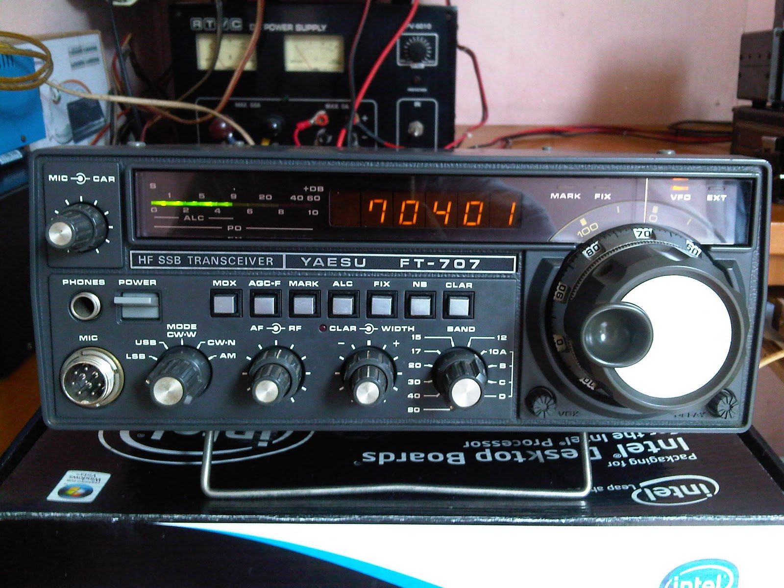 SURYA ADI JAYA: YAESU FT 707 HF SSB TRANSCEIVER Terjual