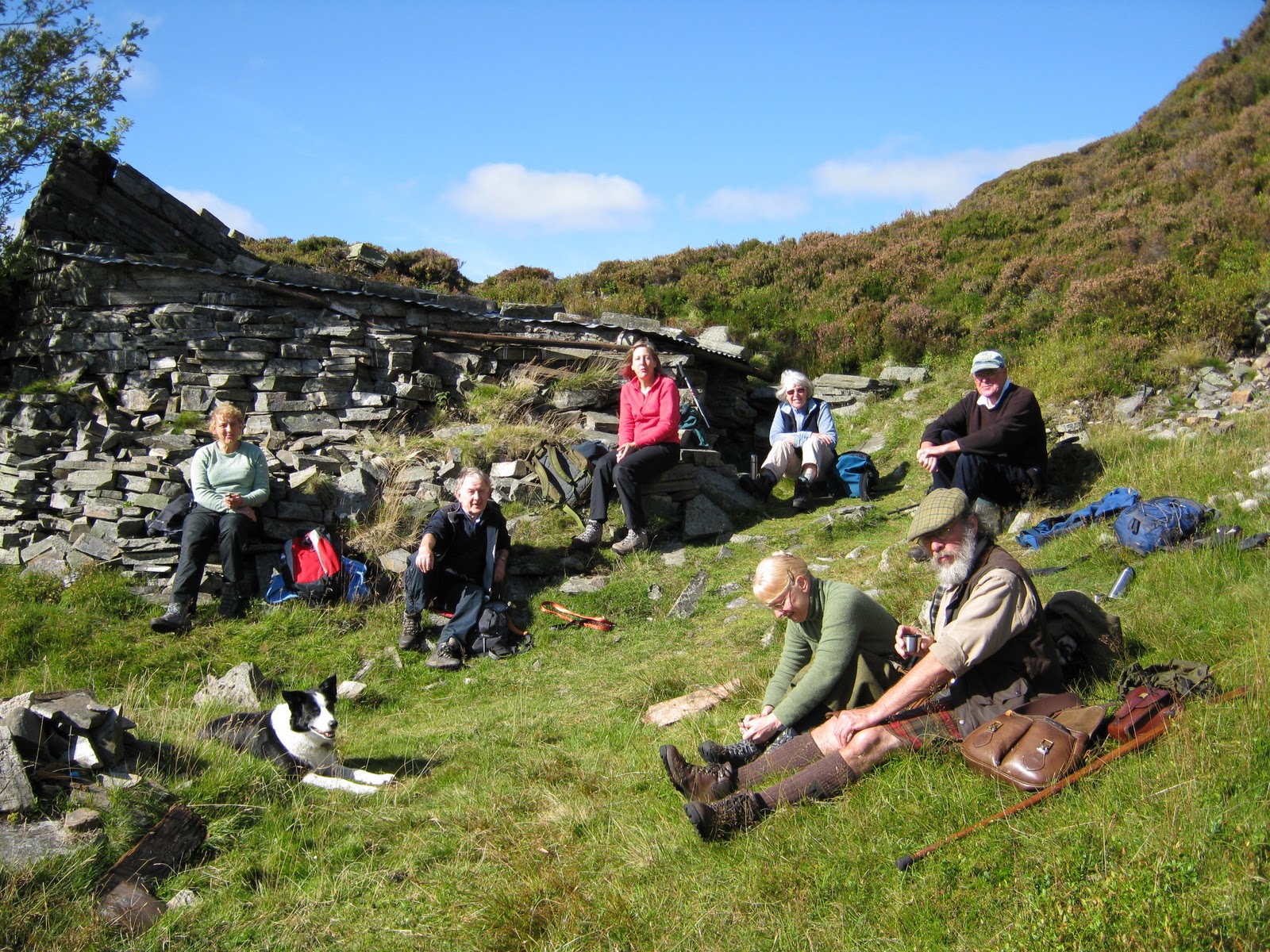 BRAEMAR WALKERS: Walk No10 Gleann Slugain 26 September 2010 One of ...