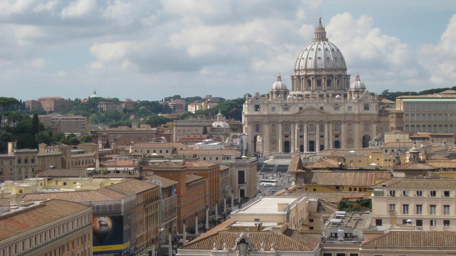 Sunflower Culture: Views overlooking the city, Rome, Italy
