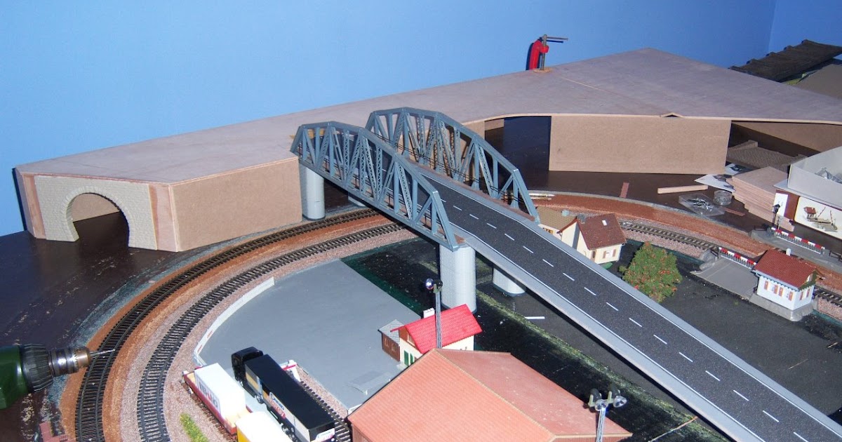 Mon petit train (Modélisme ferroviaire): Le pont routier surélevé