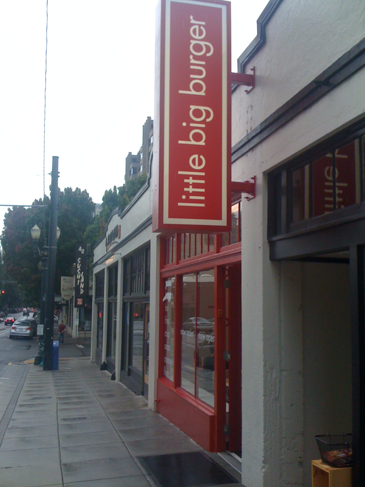 PIG OUT SPOTS: Little Big Burger (Portland, OR)