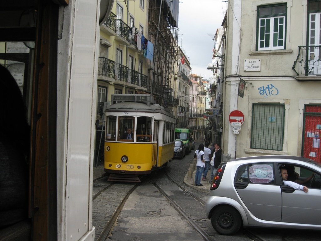 The European Tram Blog: Lisbon Route 12: Castelo Circulaca