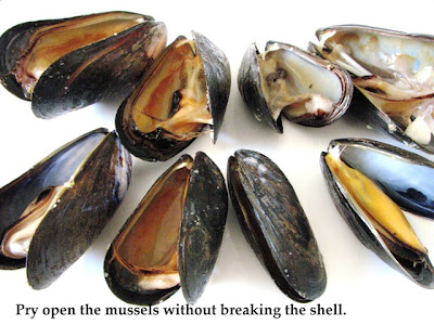 Malabar Spices...: Kadukka Nirachathu (Arikadukka) /Stuffed Mussels