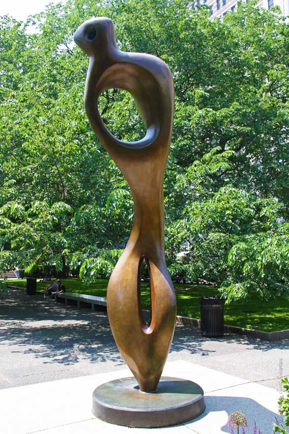 Public Art in Chicago: Henry Moore
