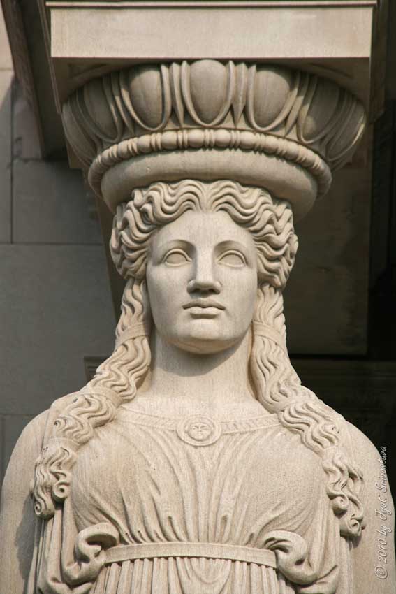 Chicago - Architecture & Cityscape: Caryatids