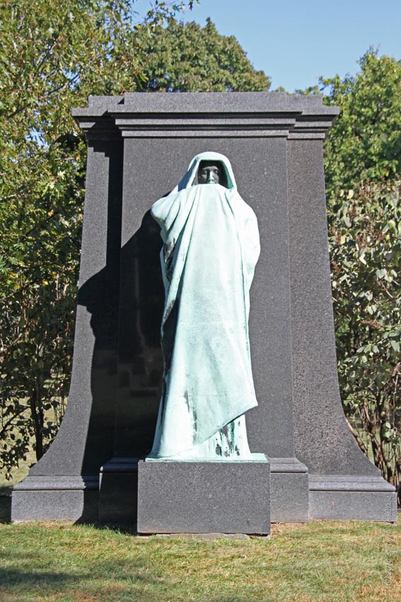 Chicago - Architecture & Cityscape: Graceland Cemetery: Eternal Silence