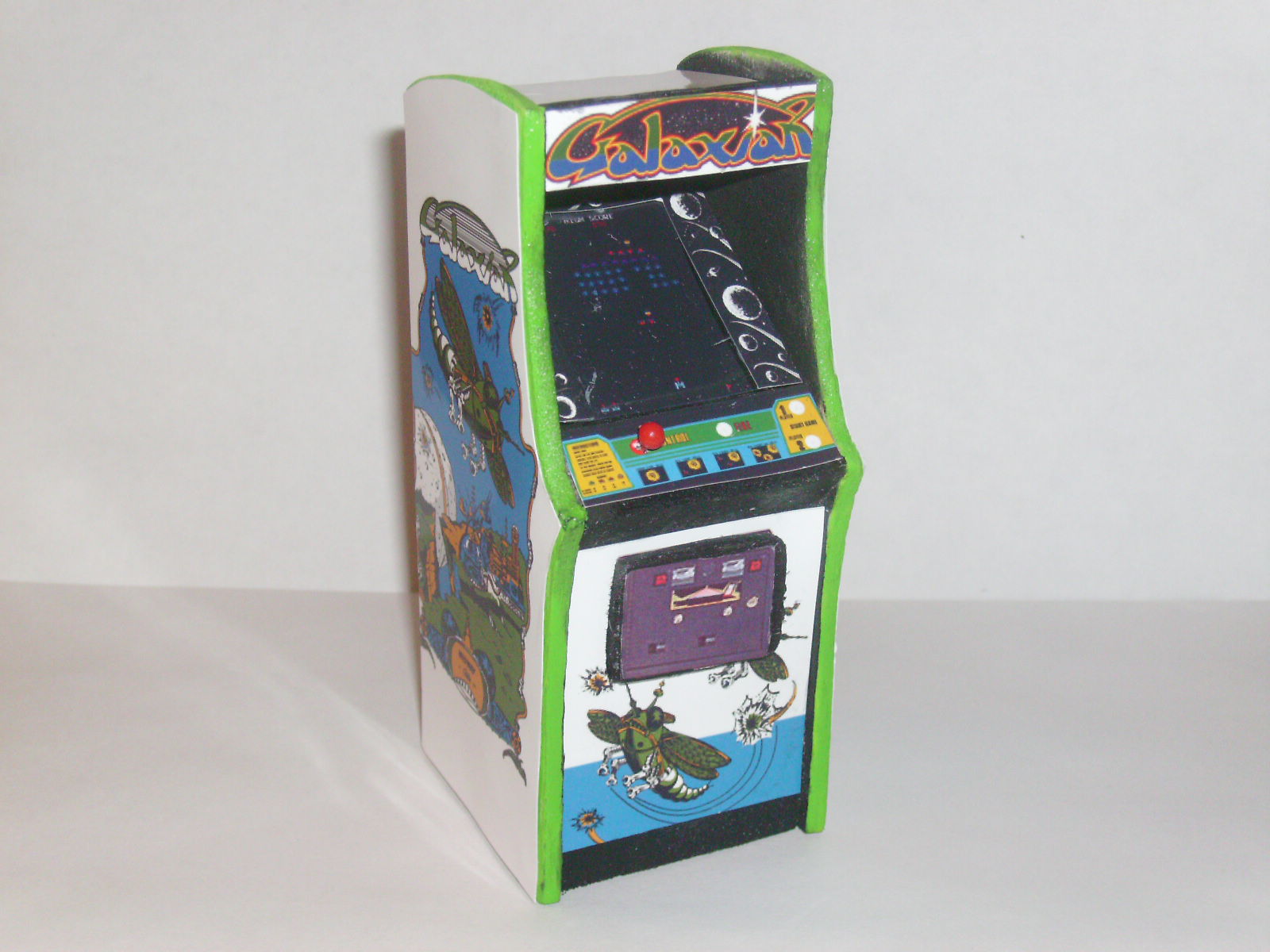 Retro Heart: GALAXIAN - Custom Scale Arcade Model
