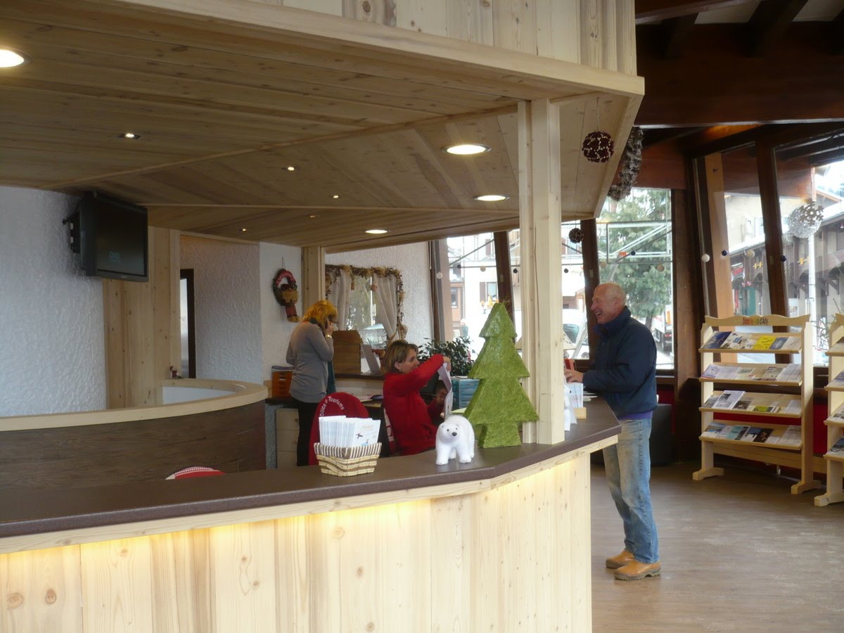 .: A l'office du tourisme de Flumet-St Nicolas.