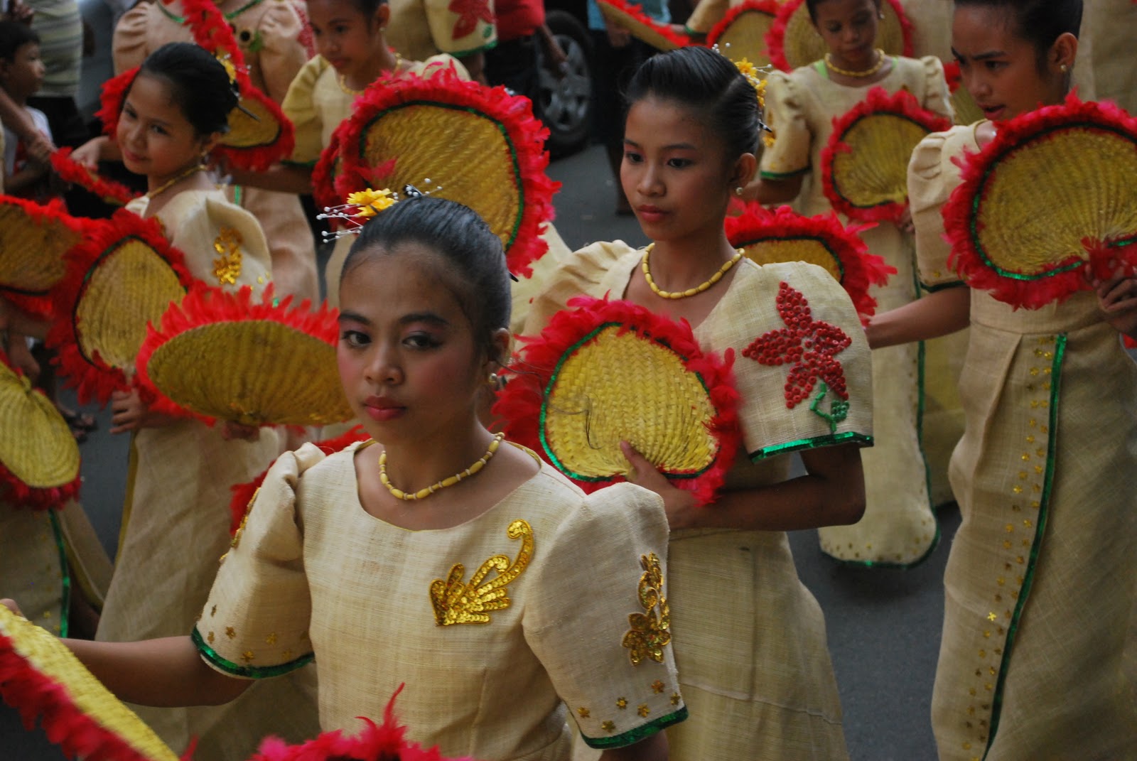 MannyFeastation: BULING-BULING SA PANDAKAN: Sayaw ng Papuri at Pasasalamat