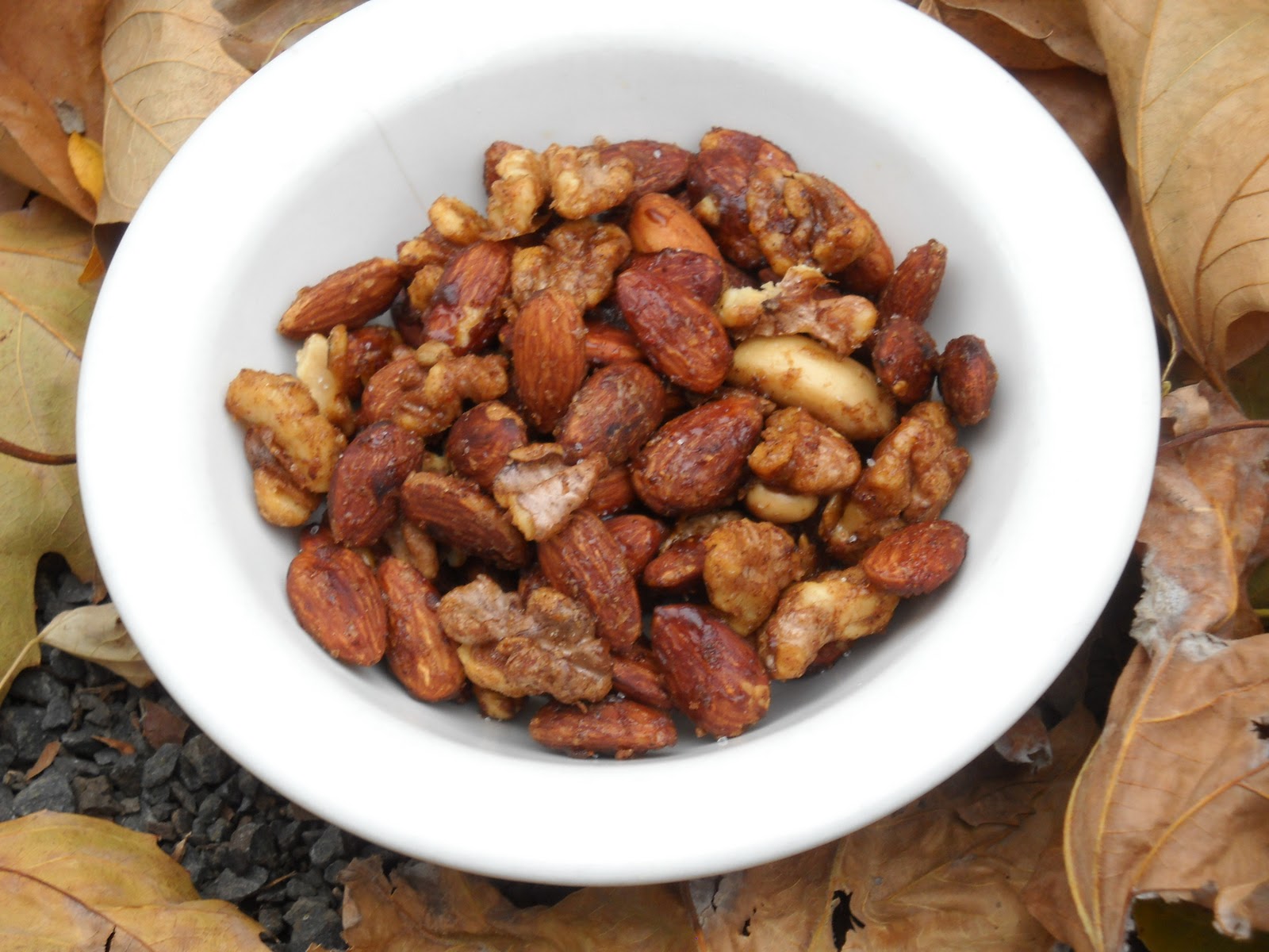 thefrenchvegan: Melange de Noix Epices (Spiced Nut Mix)