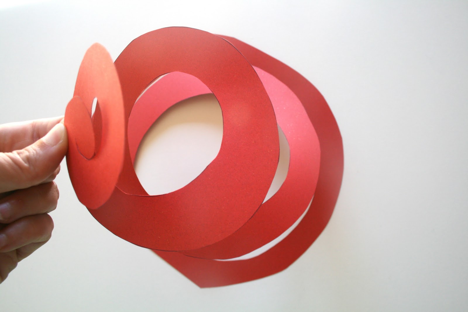 elle and kate: DIY: paper flowers