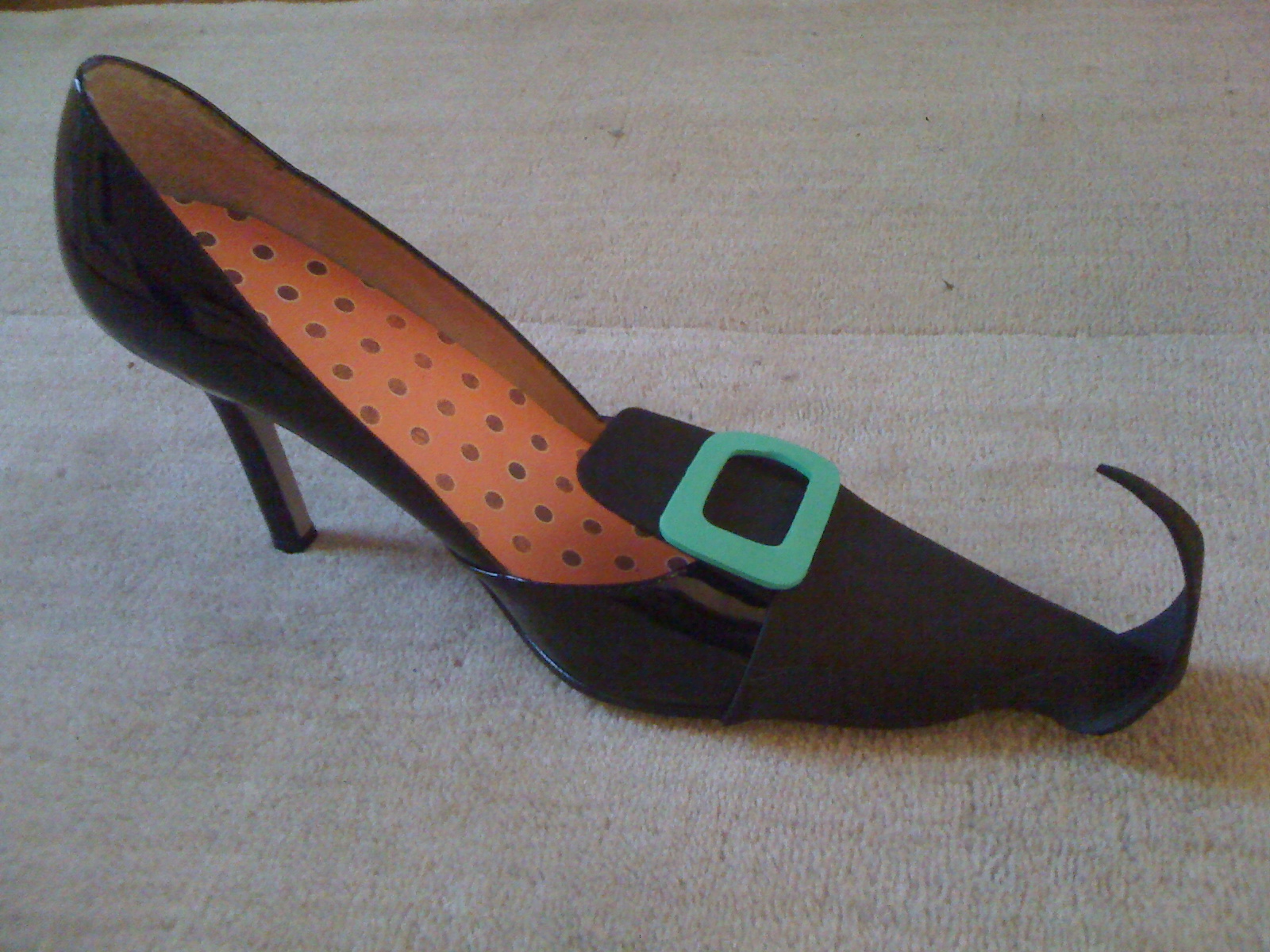elle and kate: DIY ENTRY #30 Witch Shoes (props)