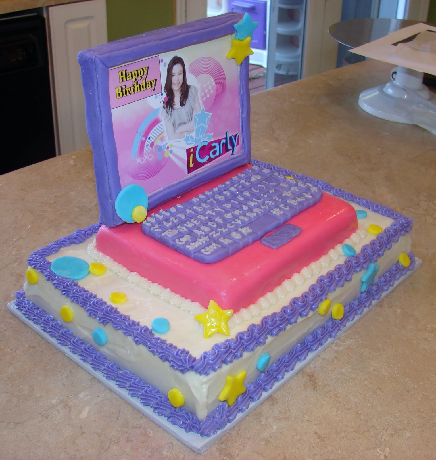 Ipsy Bipsy Bake Shop: Laptop Cake - OMGOODNESS!!