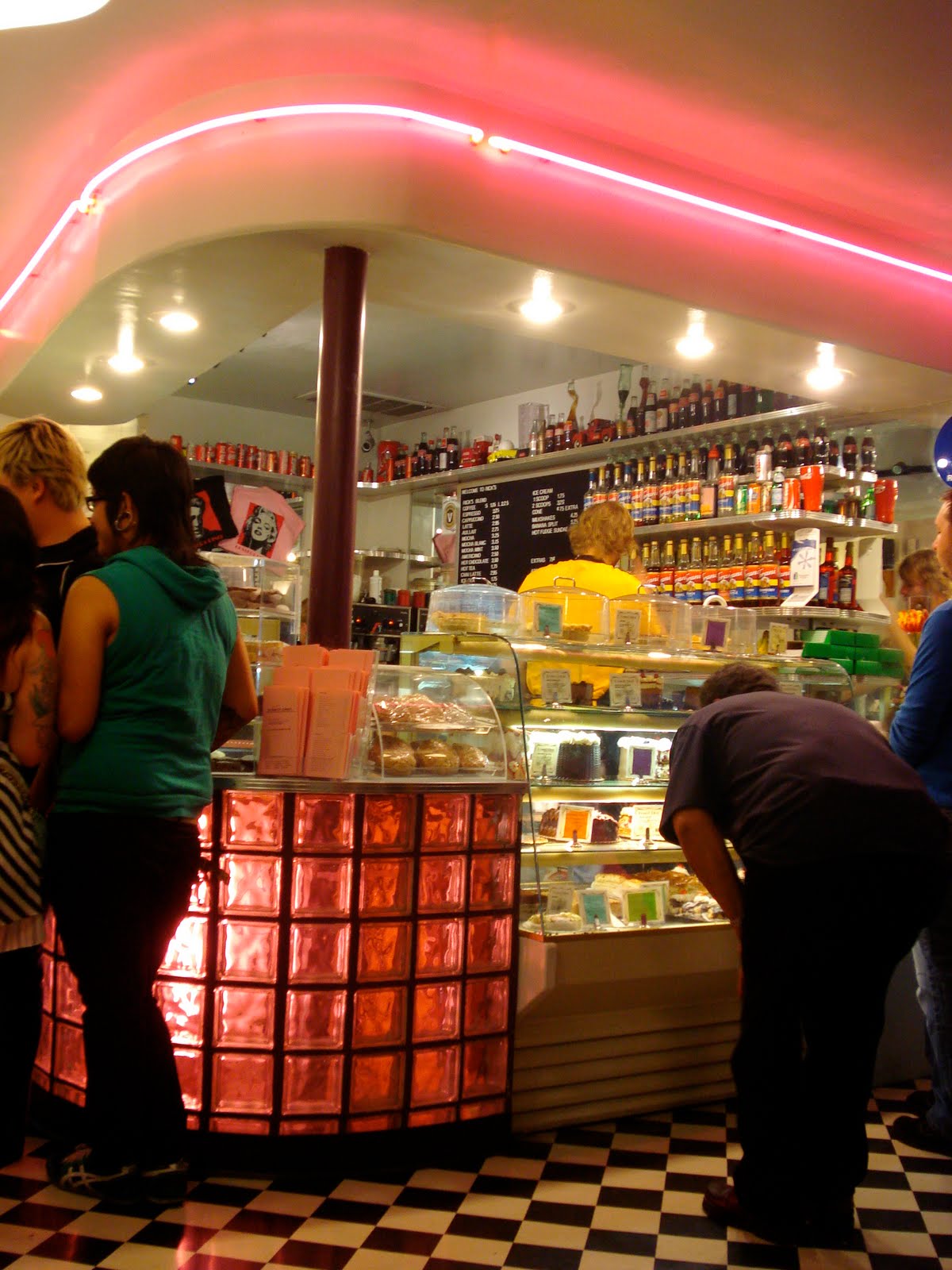 Penguin Eats: Rick's Dessert Diner @ Sacramento