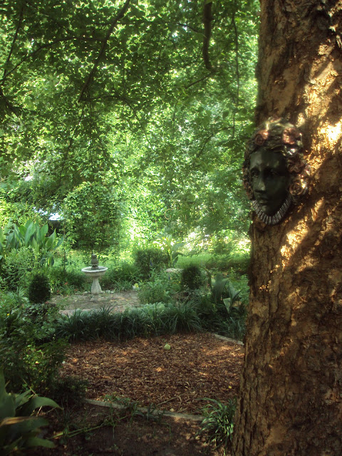 Antique ART Garden: My GARDEN Lady Face on My Tree