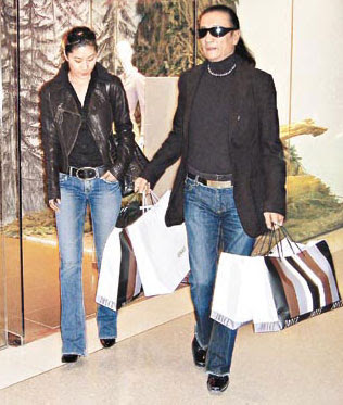 Tabloid Asia: Patrick Tse - Frisky 70 yr Old