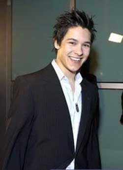 World Of Celebrity: Oliver James Very Handsome