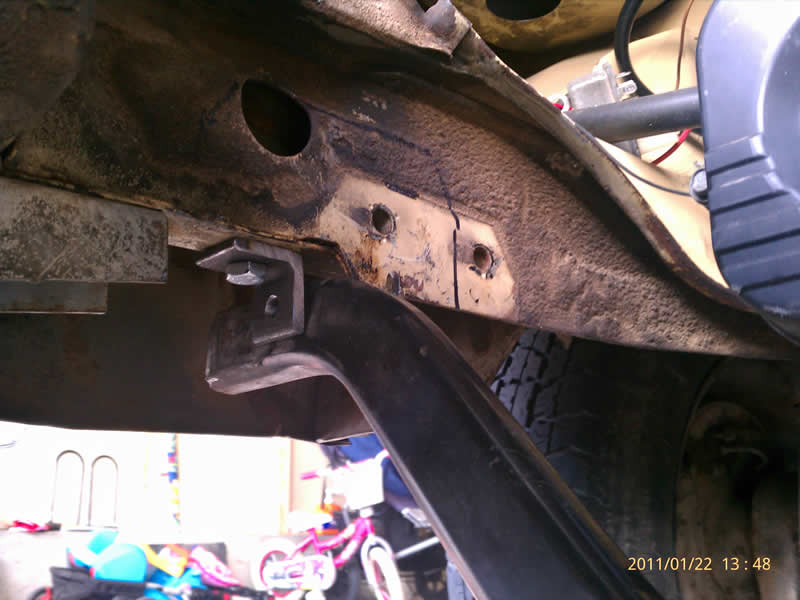 1979 VW Westfalia Campmobile Deluxe: Rear Engine Support Bar