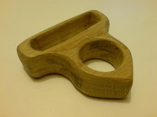 WeaponCollector's Knuckle Duster and Weapon Blog: Solid Oak One Finger ...