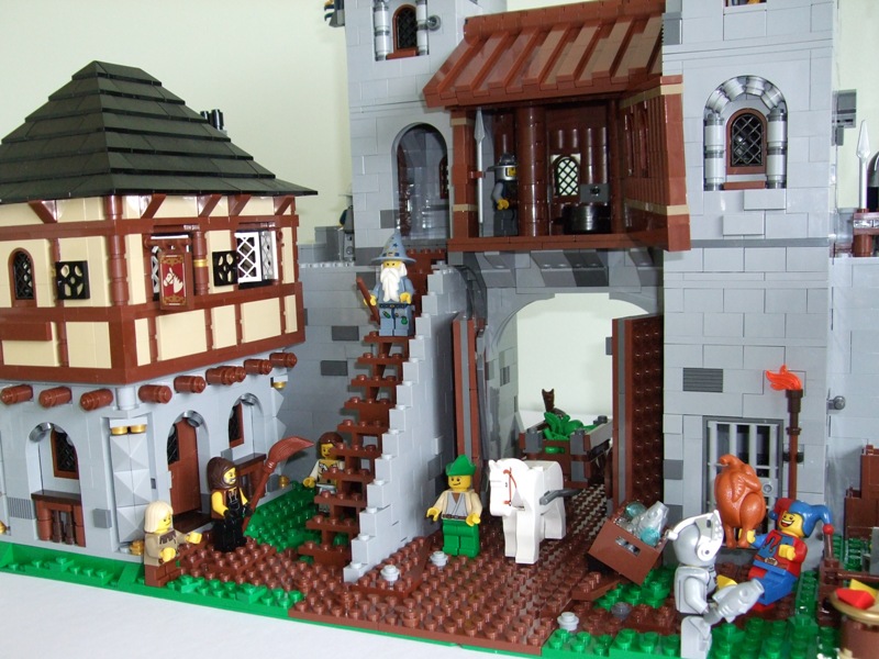 Lego Asia: Lego Castle Gatehouse MOC from Australia