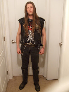 No hay lugar como el hogar T_T: Como visten los metaleros?