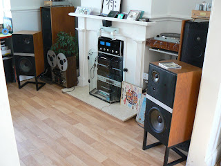 soundstage with vintage audio gears and speaker systems: HEYBROOK HB3 ...