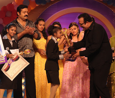 ENTERTAINMENT UNLIMITED: Swetha Ashok is Asianet Munch Star Singer Junior