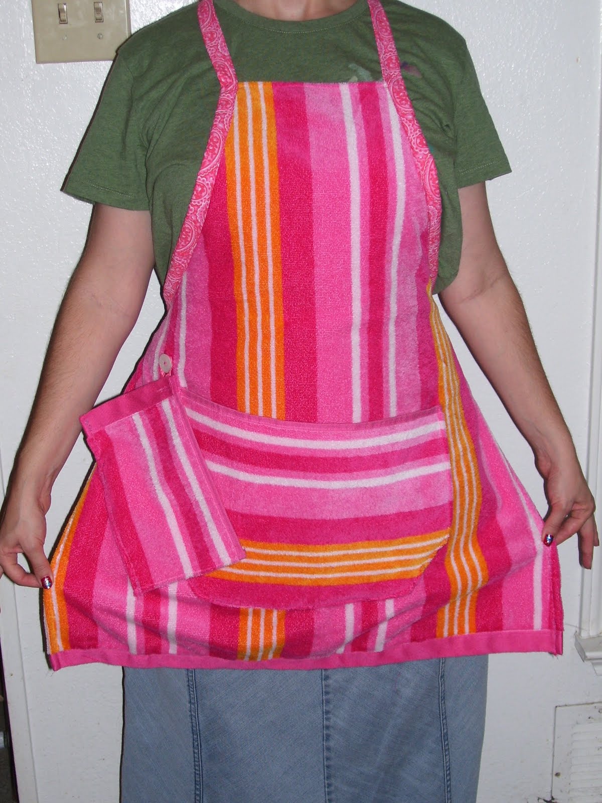Missy's Homemaking Adventures: My First Handmade Apron