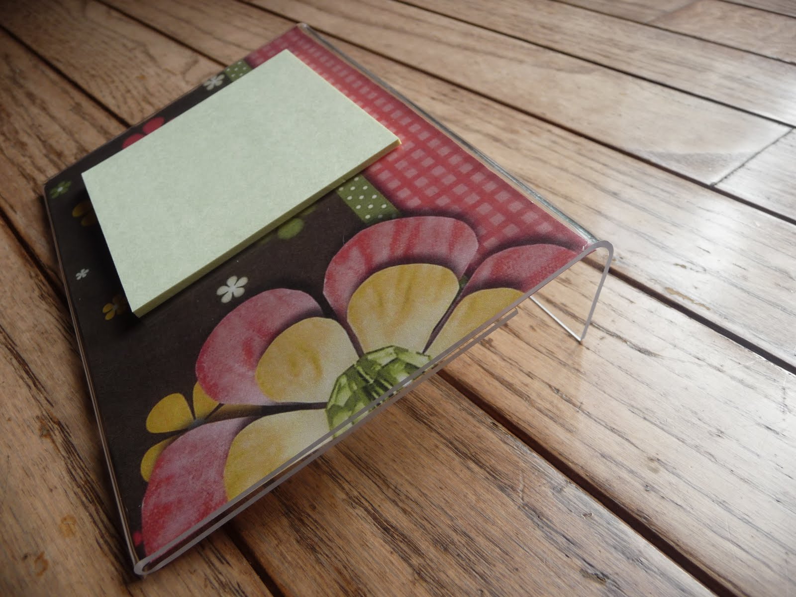 Scrappy Note Pad Stand - My Computer is My Canvas