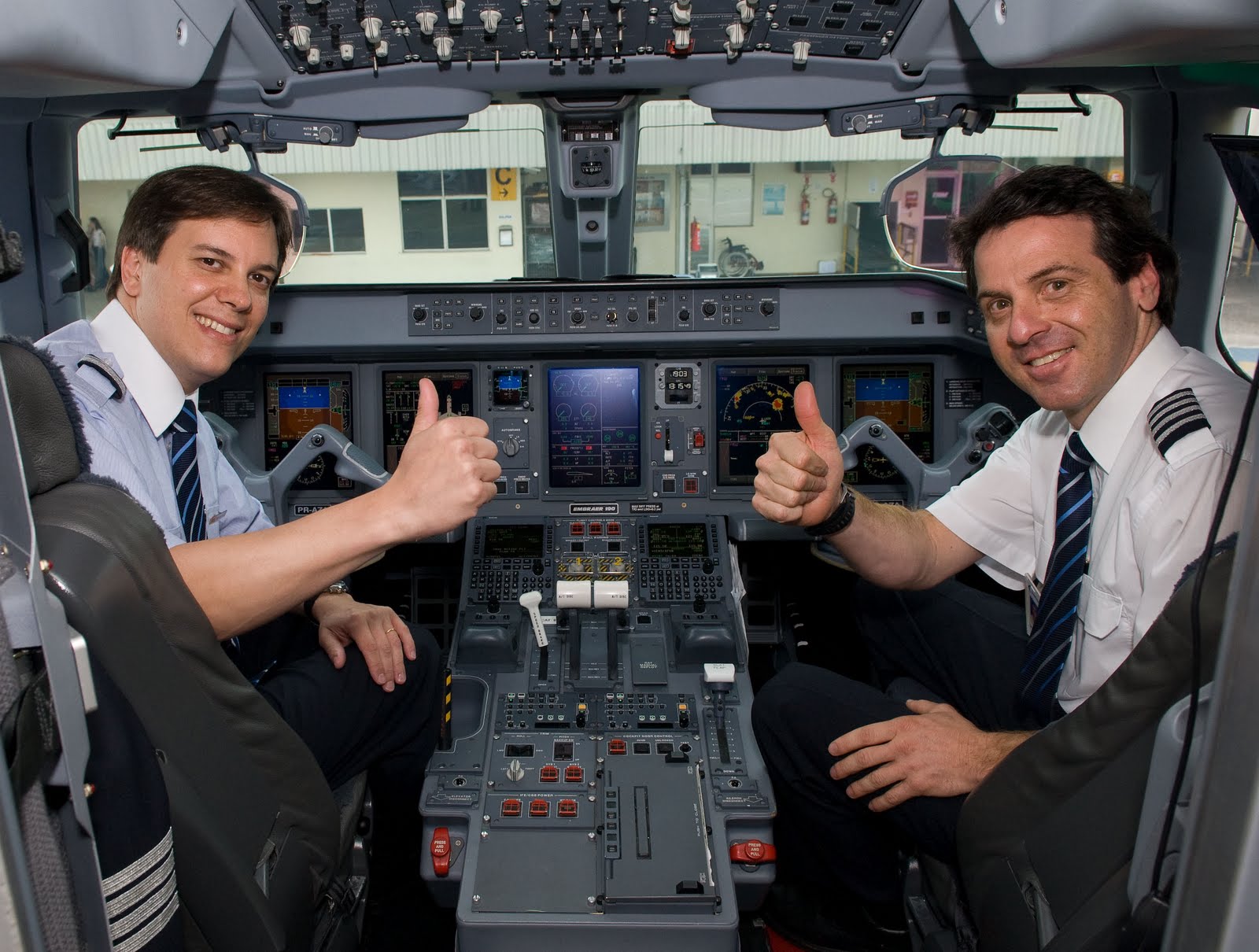 AEROSPACEBRASIL: AZUL - NOVOS COMANDANTES E NOVA ROTA: CUIABÁ