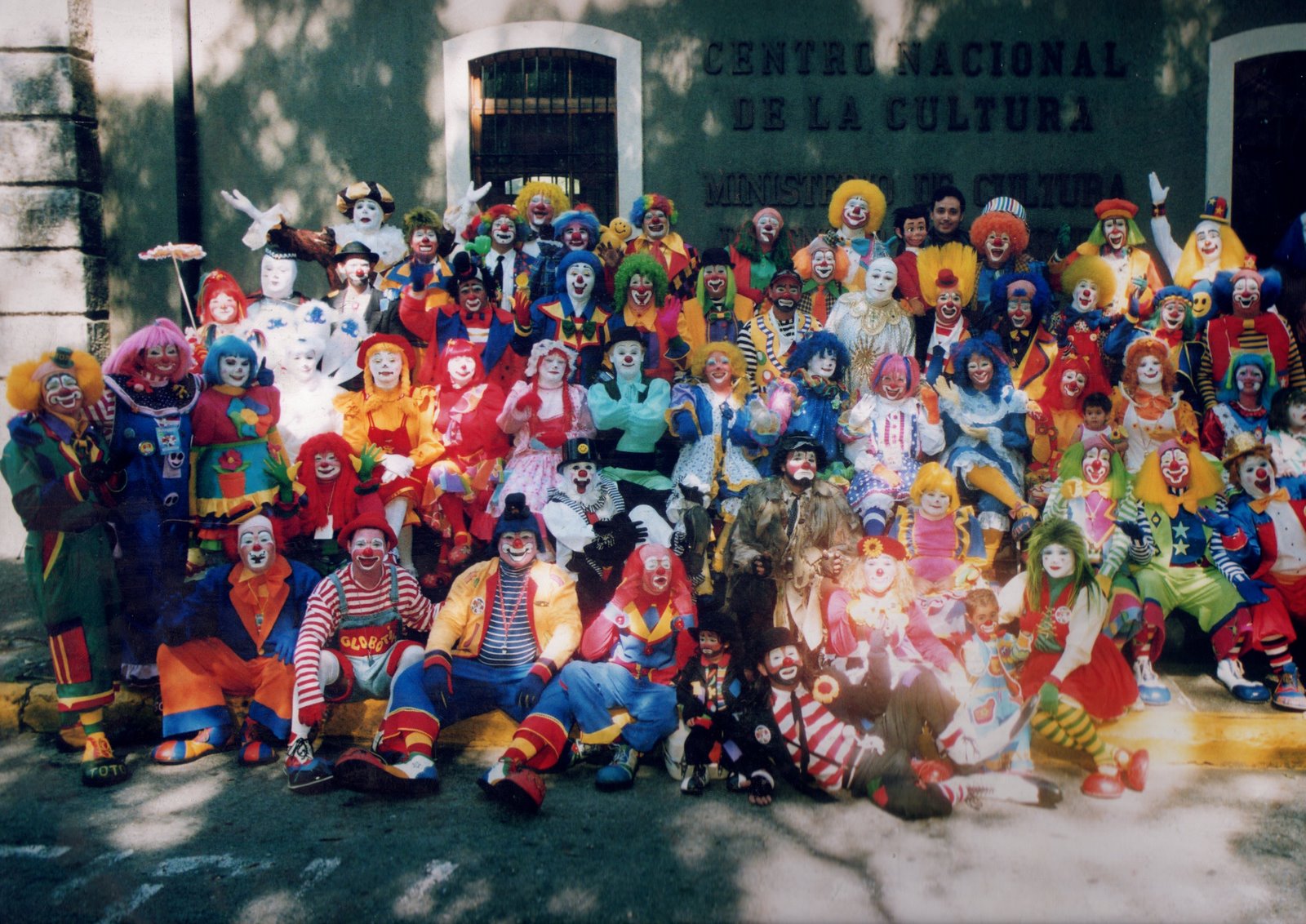 burro jodion: UNA REUNION DE PAYASOS ENTRE ELLOS ROCOCO