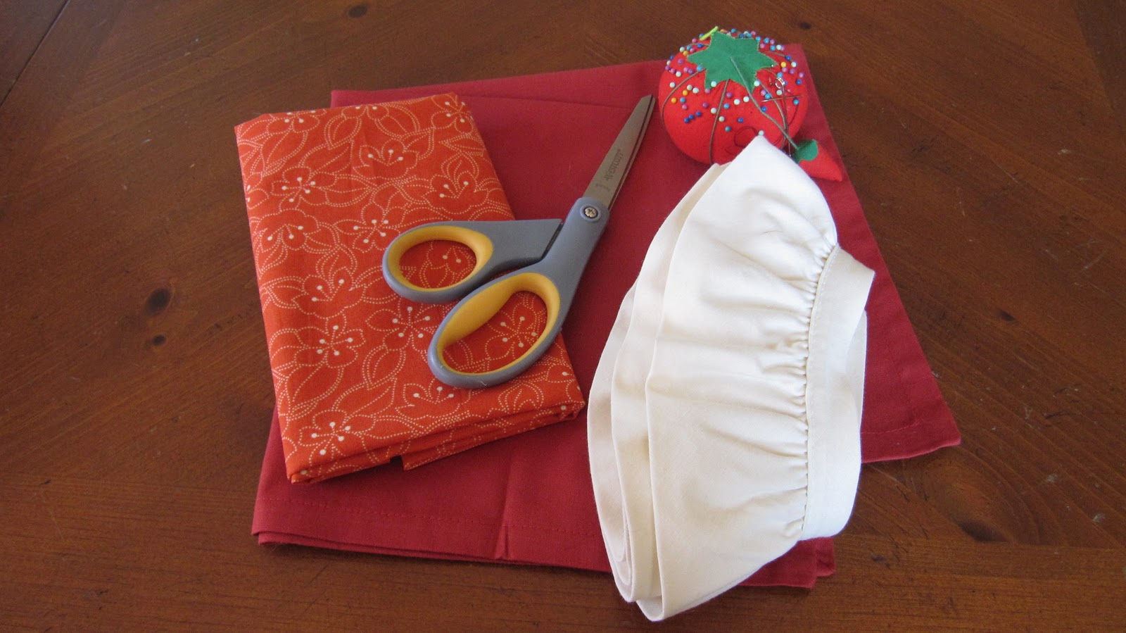 Kitty Cats and Airplanes: Tutorial Tuesdays- Napkin Apron