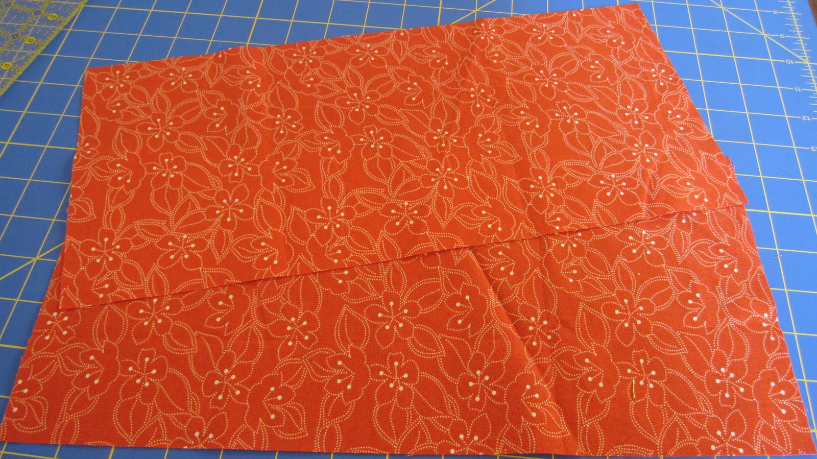 Kitty Cats and Airplanes: Tutorial Tuesdays- Napkin Apron