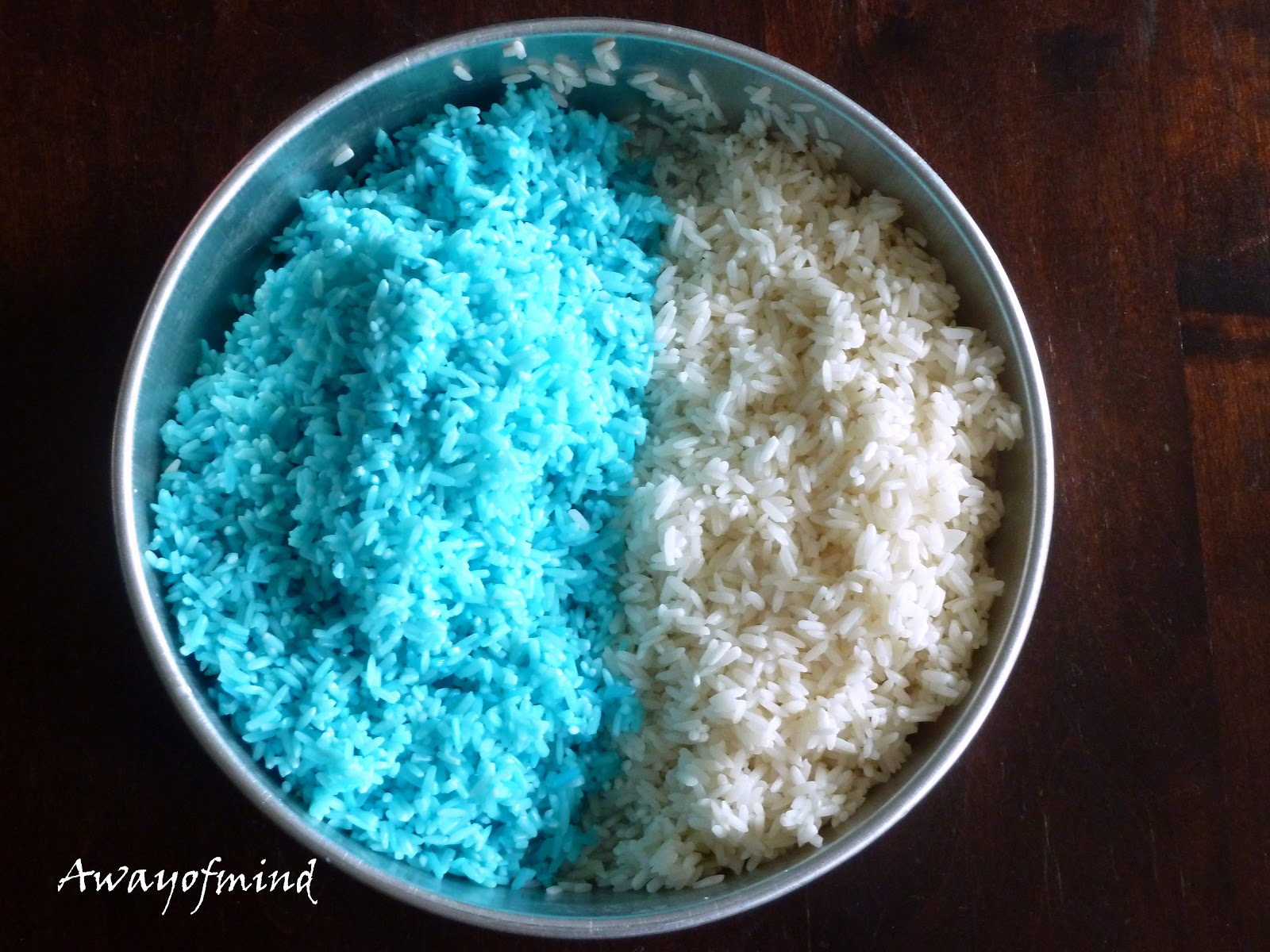 Awayofmind Bakery House: Blue Glutinous Rice Cakes (Pulut Tai Tai)
