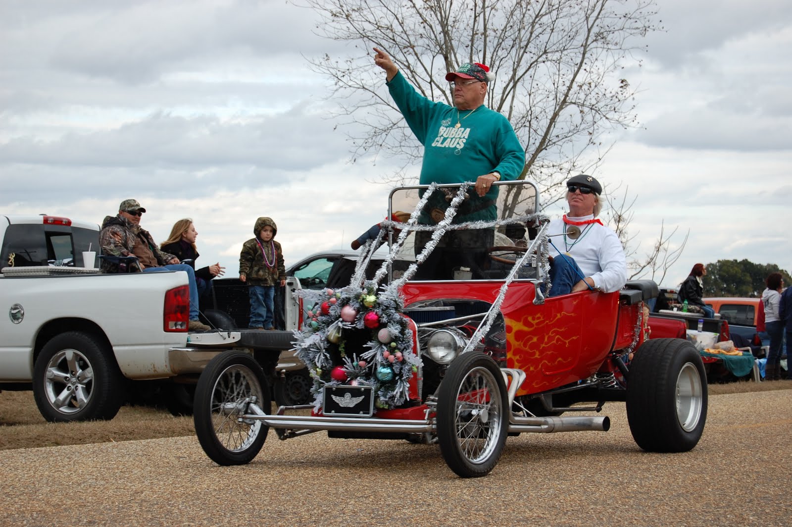 Living the beach life: Chumuckla Redneck Christmas Parade 2010